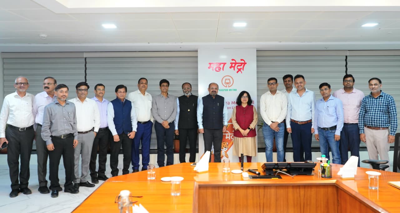 C3iHub, IIT Kanpur signs MOU with Maharashtra Metro Rail Corporation ...